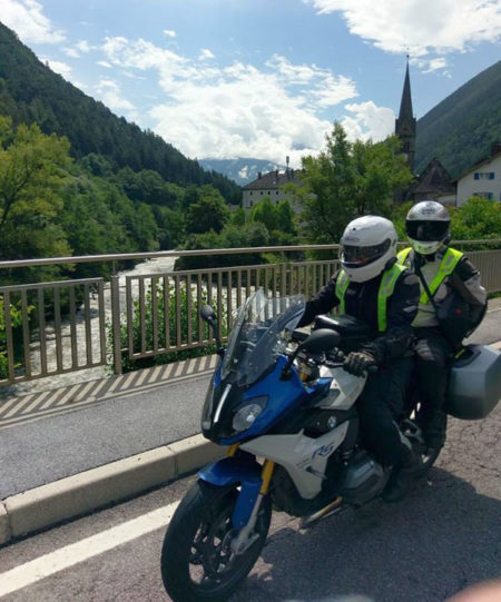 Review: 2017 BMW R1200RS – Riding in the Zone