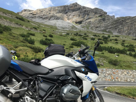 Review: 2017 BMW R1200RS – Riding in the Zone
