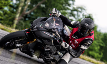 Review: 2017 BMW R1200RS – Riding in the Zone